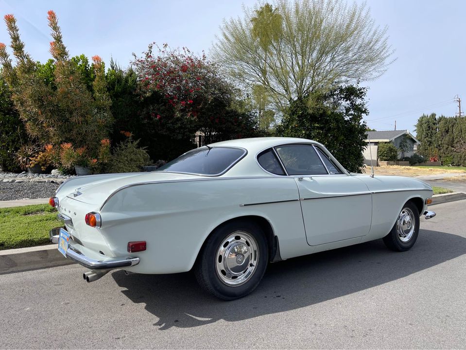 Volvo P1800S 1968 Ice blue (95)